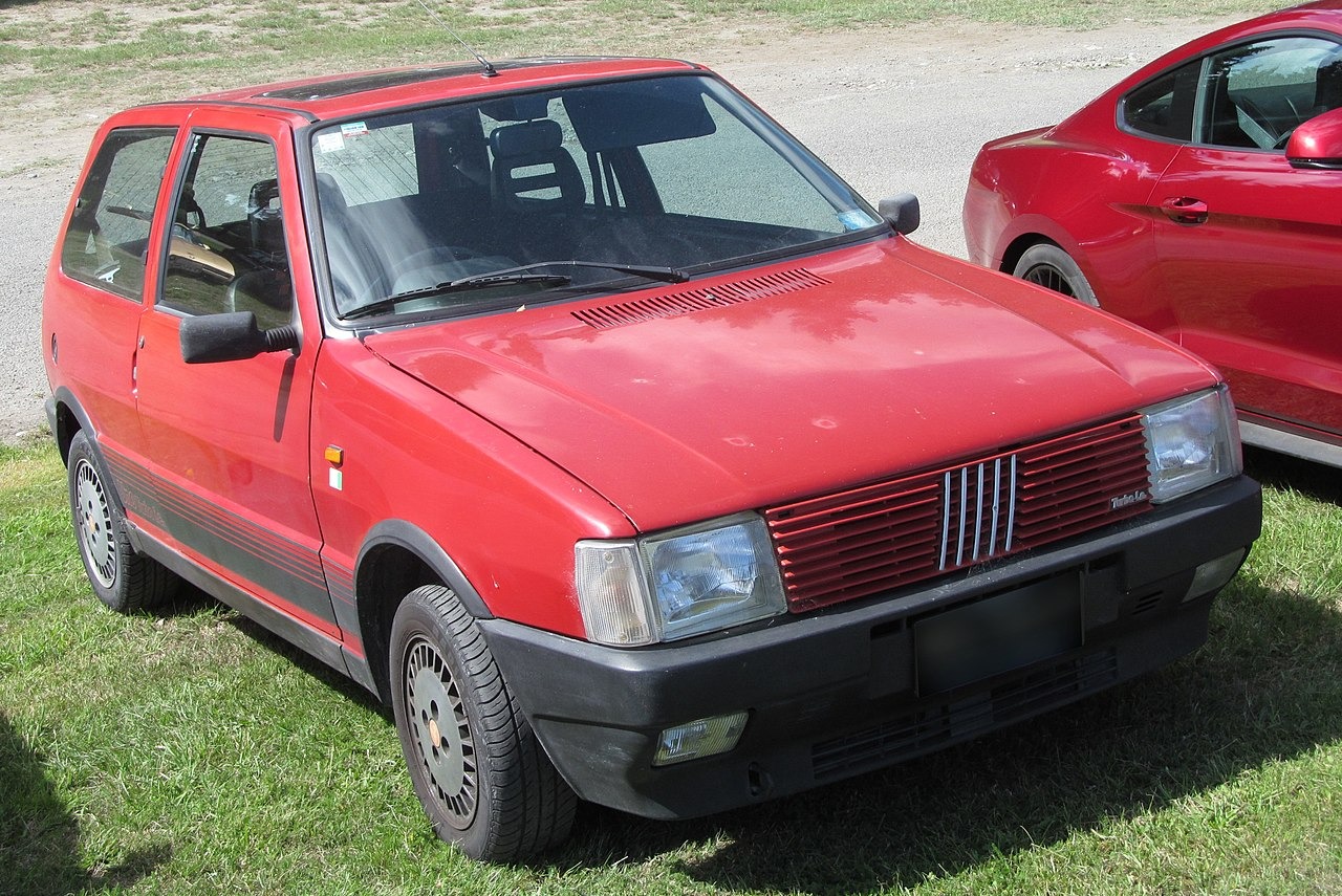 Fiat Uno: L’auto che ha rivoluzionato il mercato delle utilitarie ...